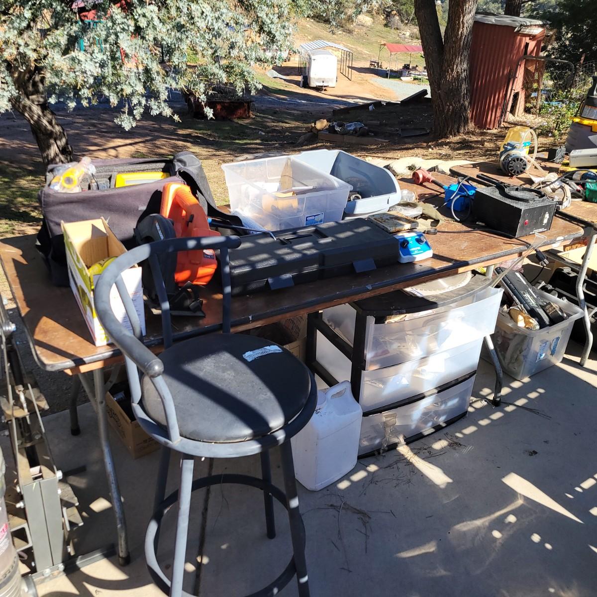 Table Lot | EstateSales.org