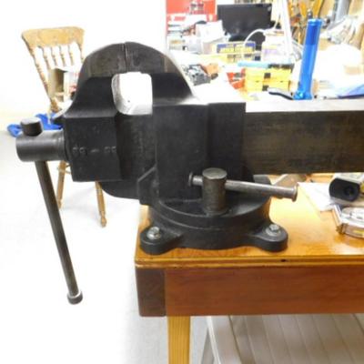 Prentiss Vise Co. Bench Vise No. 93 Bull Dog | EstateSales.org