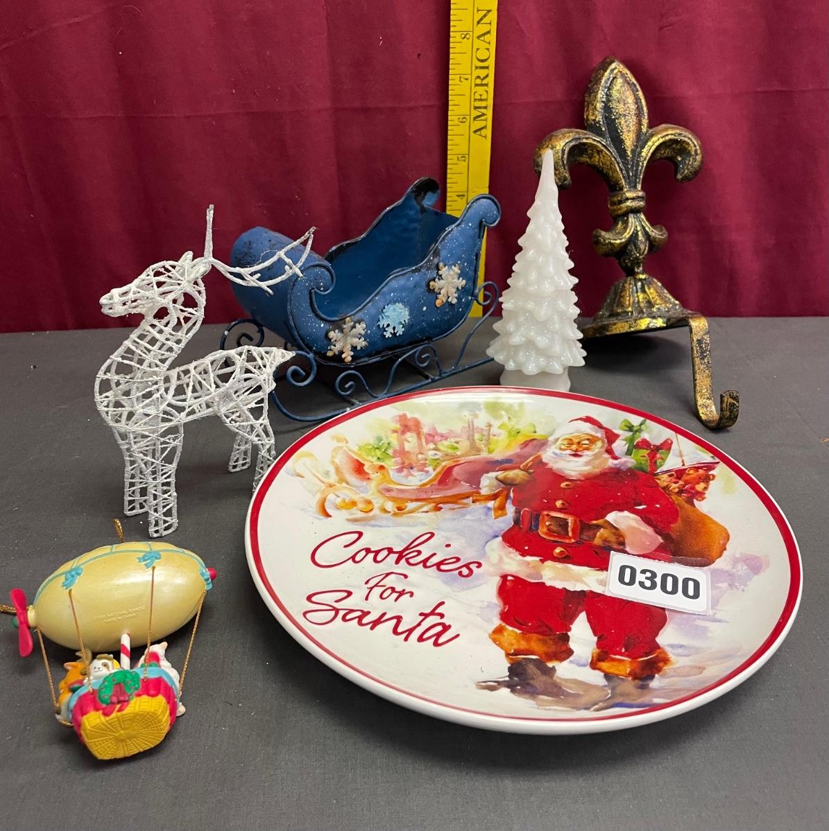 Santa plate | EstateSales.org