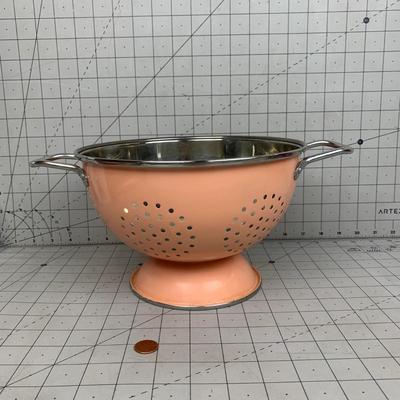 #211 Vintage Pink Strainer | EstateSales.org