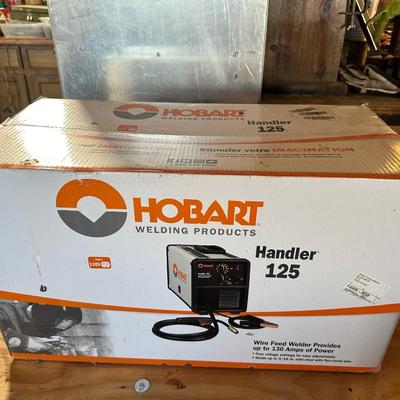 NIB HOBART WELDER - HANDLER 125 | EstateSales.org