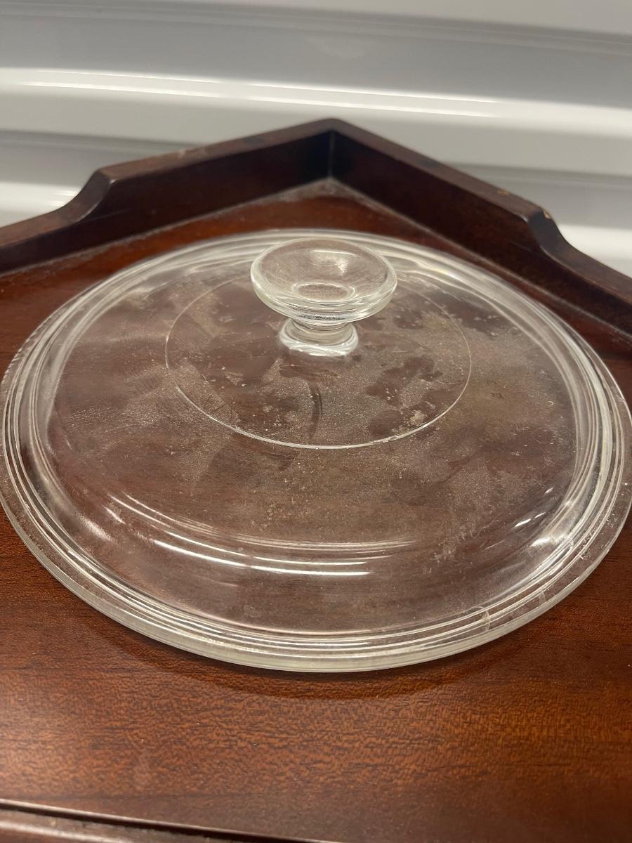 Pyrex lid. 9” round | EstateSales.org
