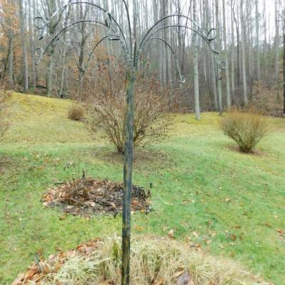 Multi-Head Shephard's Hook Tree Choice B | EstateSales.org