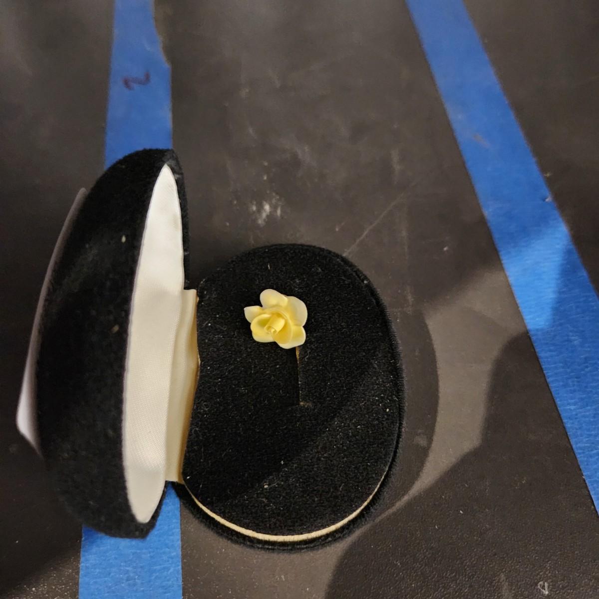 Flower Pin