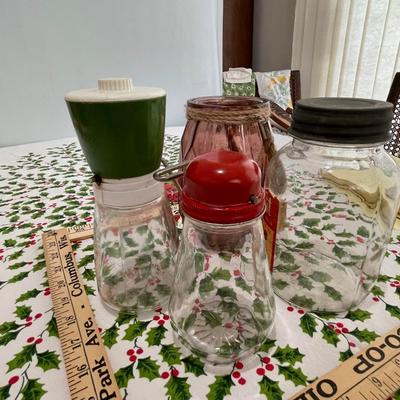 Retro nut Choppers & Jars | EstateSales.org