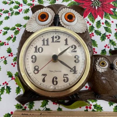 Vintage Kitsch Owl Family Wall Clock | EstateSales.org
