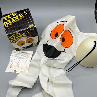 Vintage NCE Glowing Ghost Hanging Wind Shaking Screaming Spooky Decor ...