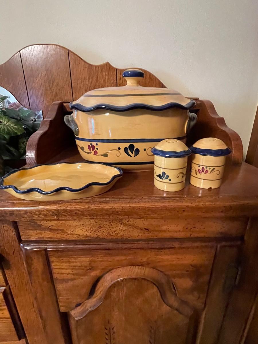 Stone wear cooking collection | EstateSales.org