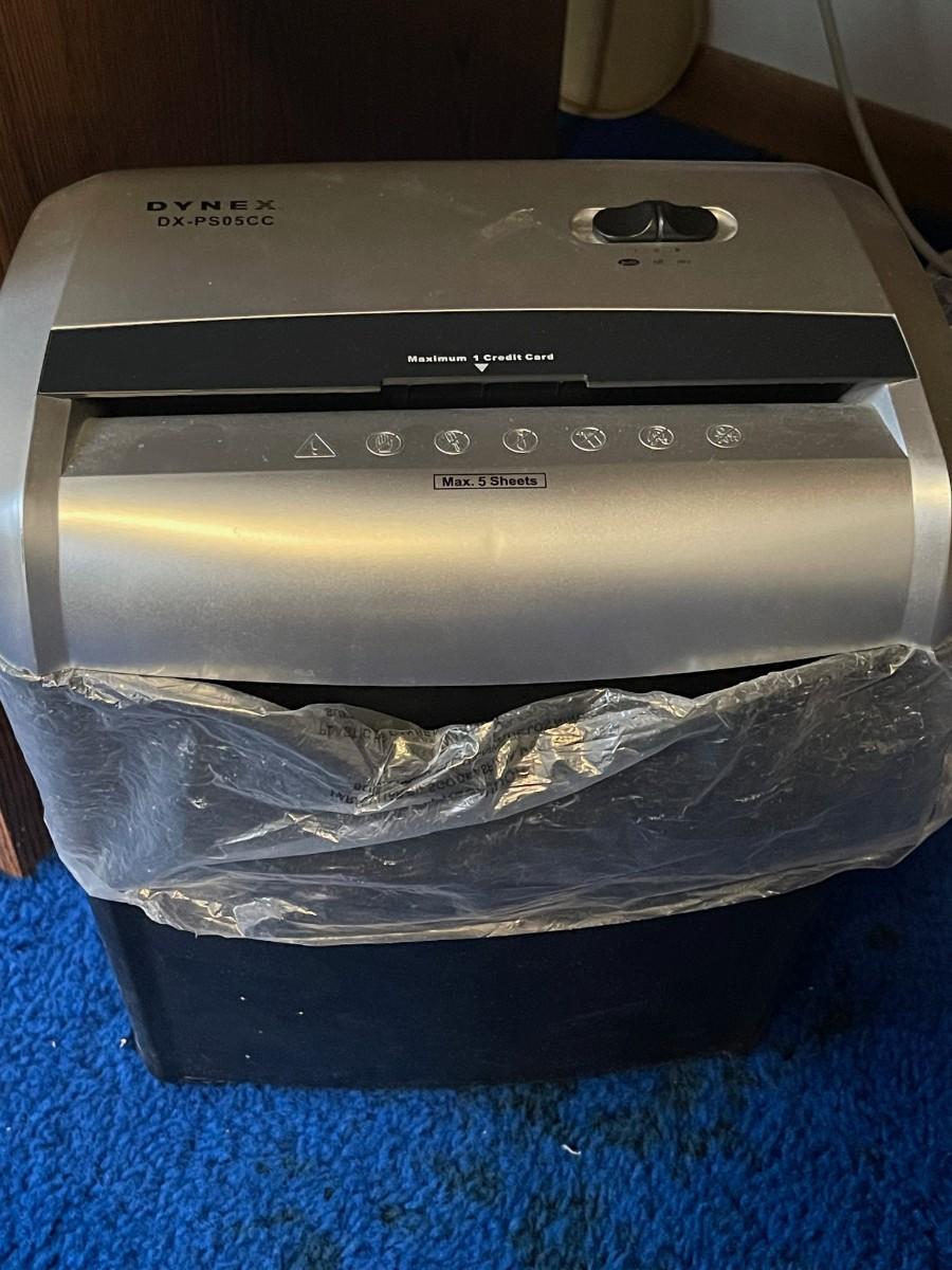 Dynex paper shredder | EstateSales.org