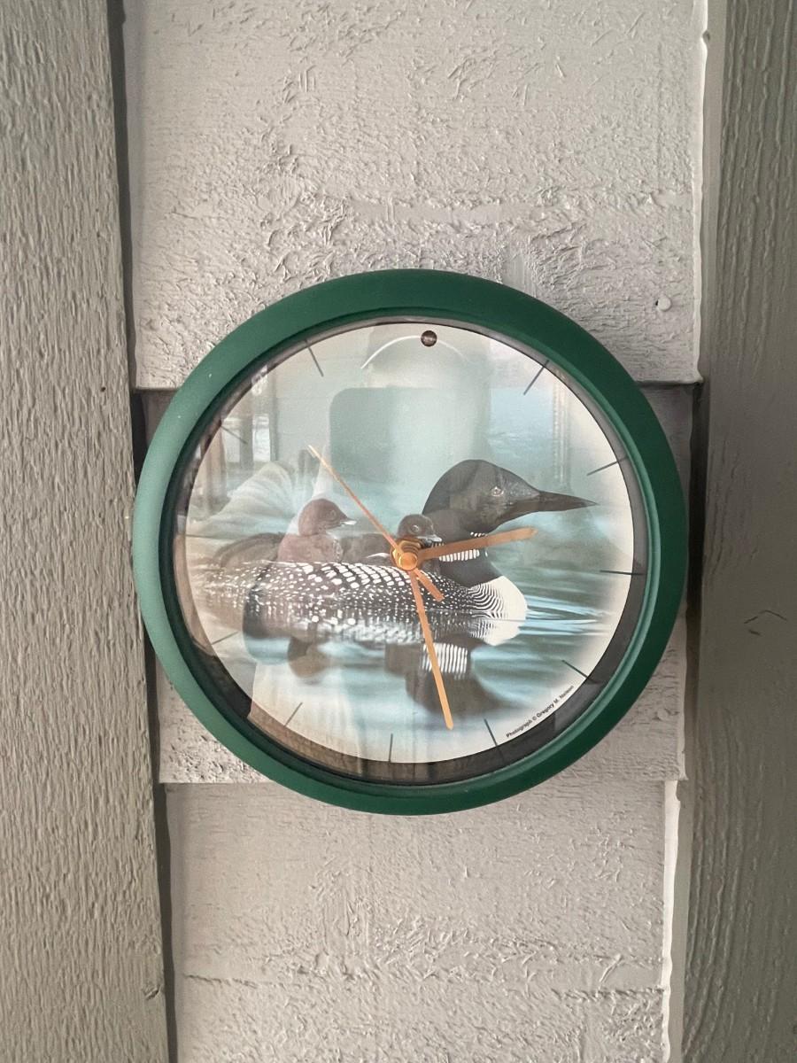 Duck wall clock | EstateSales.org