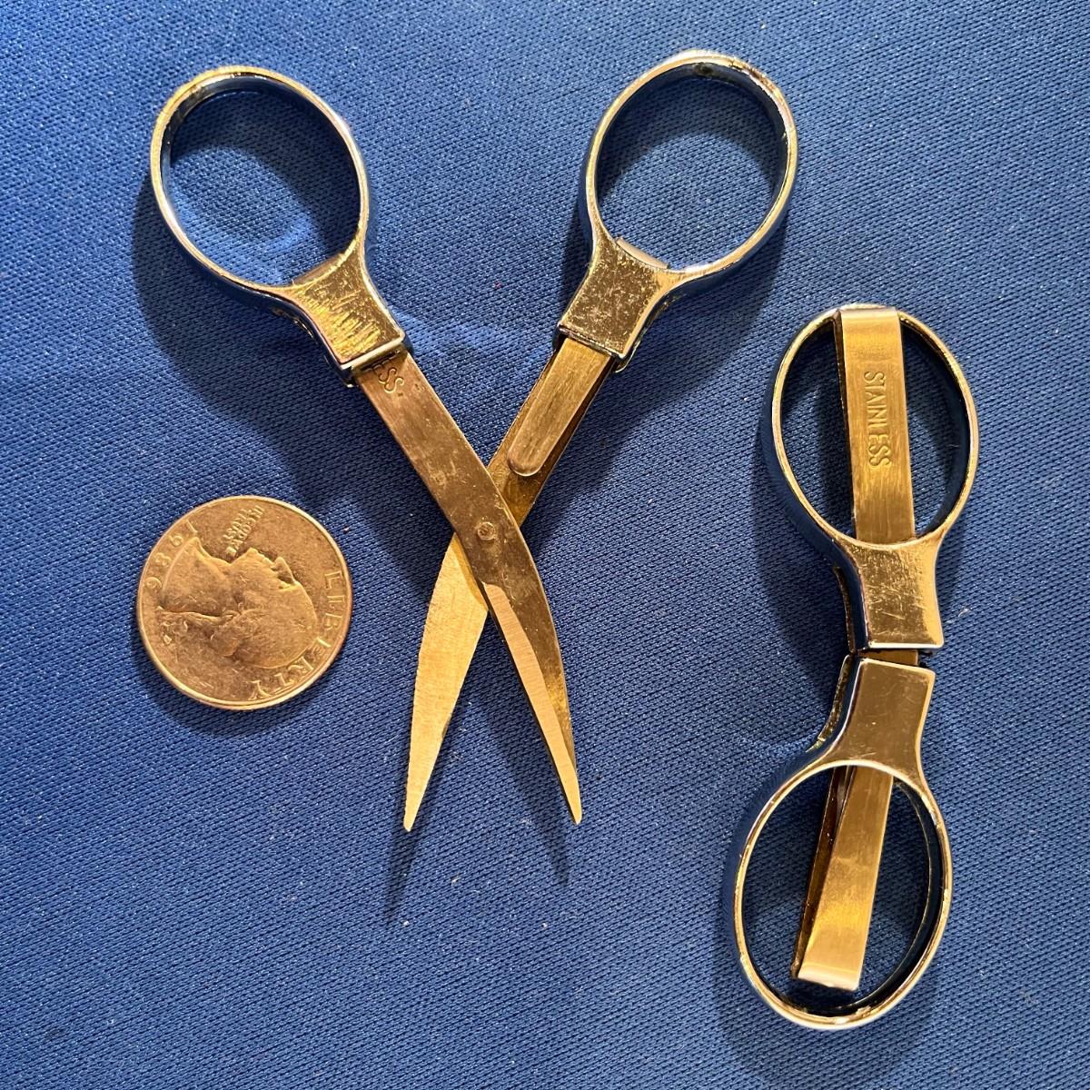 FOLDING SCISSORS X2 | EstateSales.org