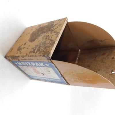 Vintage Heizpak Tin Bolt Metal Bolt Box | EstateSales.org
