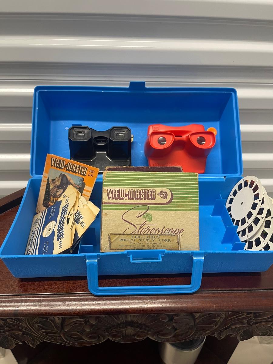 Two vintage View Masters with discs. Wonders of the World, Mickey Mouse ...