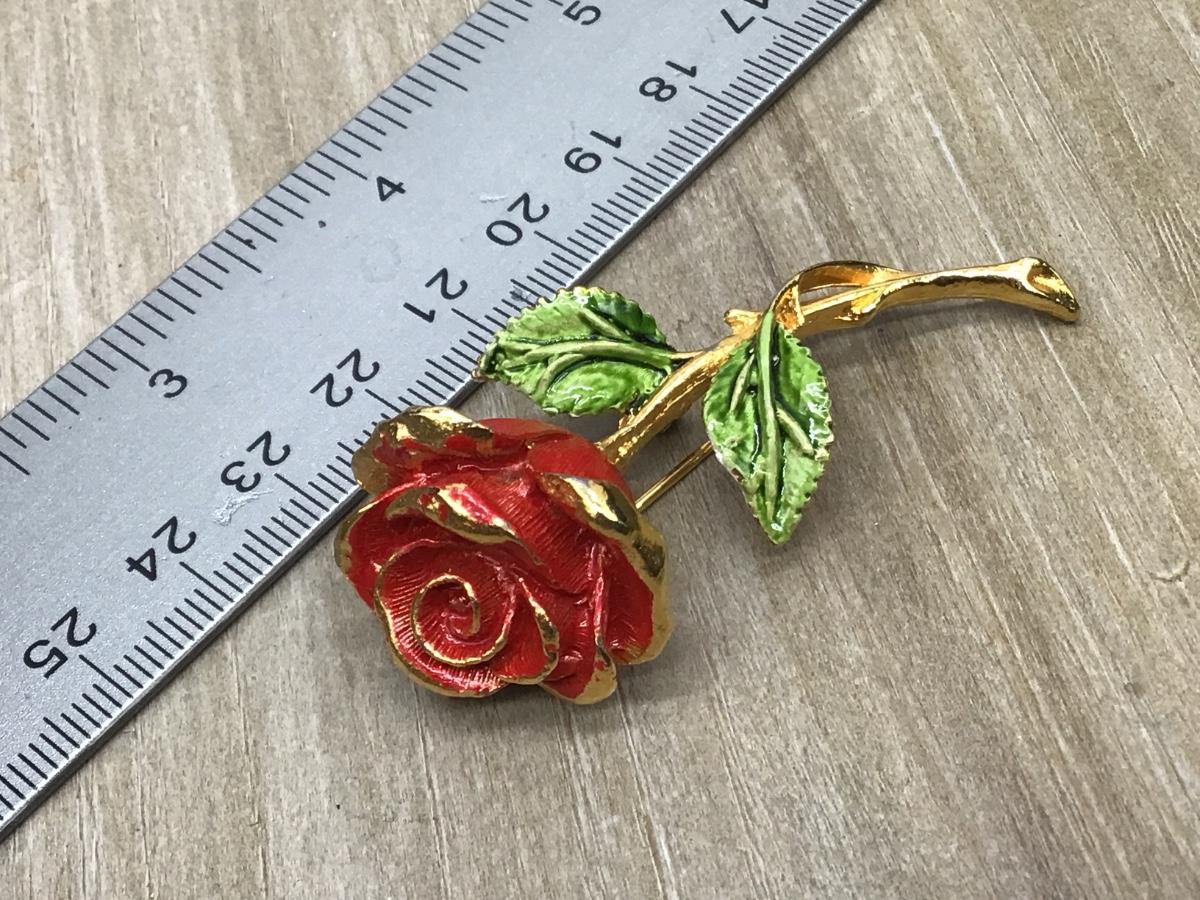 RAFAELIAN vintage red rose pin - gold-tone enamel paint 70s 80s flower ...