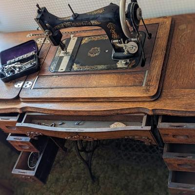 Antique Minnesota Model A Sewing Machine with Cabinet/Base ...