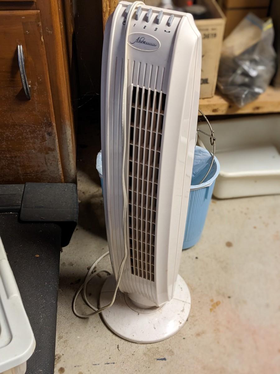 Aloha Breeze Oscillating Fan | EstateSales.org