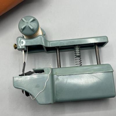 Vintage The Dexter Handheld Sewing Crafting Machine with Instructions ...