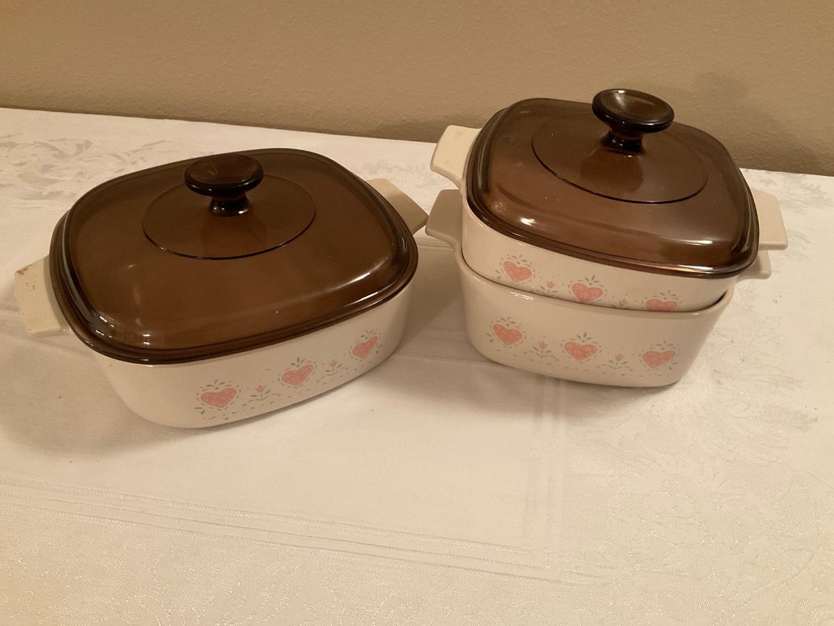 Pink heart cookware | EstateSales.org