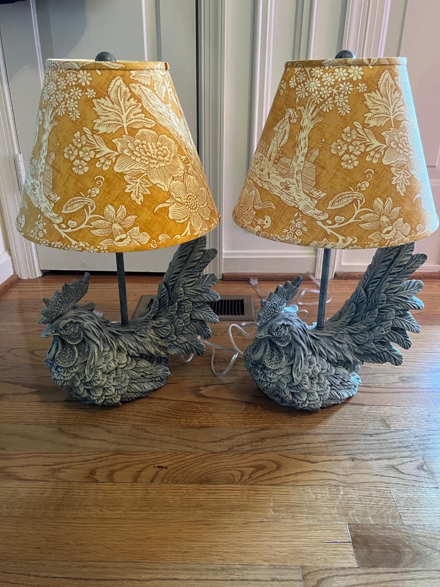 Set of 2: Chicken Lamps | EstateSales.org