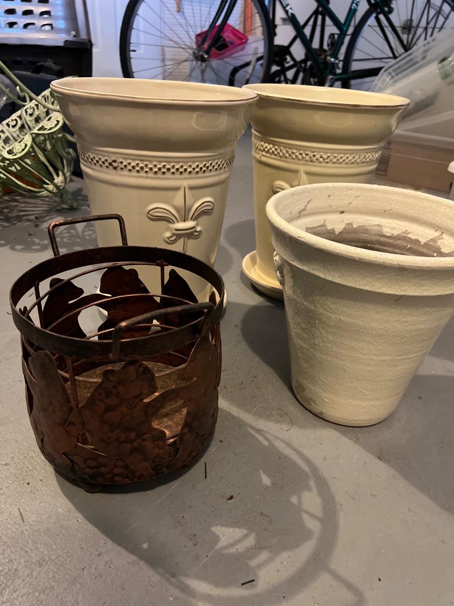 Lot of 6: 3 cream colored planters; 2 planter plates; iron bear potter ...