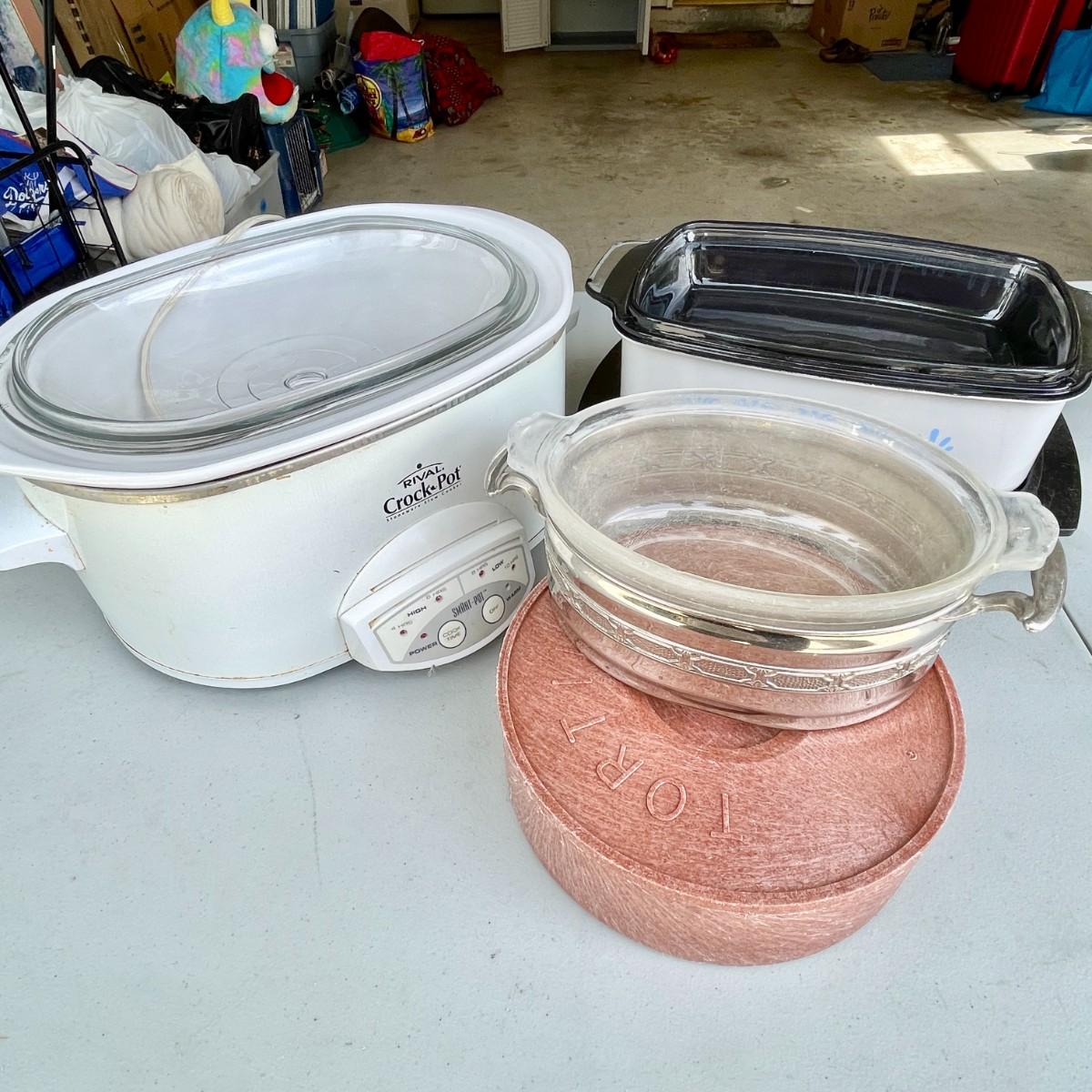 LOT 64 RIVAL CROCKPOT & RIVAL SLOW COOKER TORTILLA KEEPER BAKE/SERVE ...