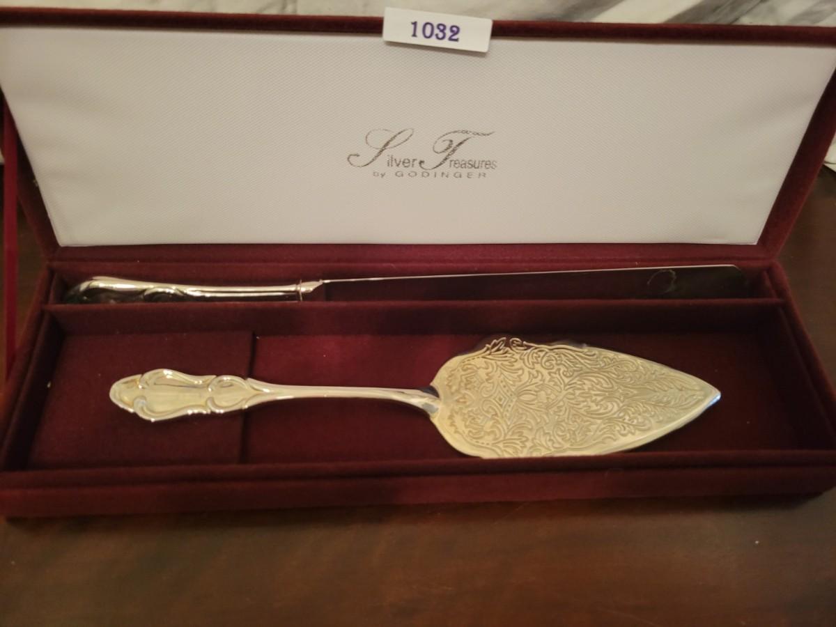 Silver Treasures by Godinger- Serving set | EstateSales.org