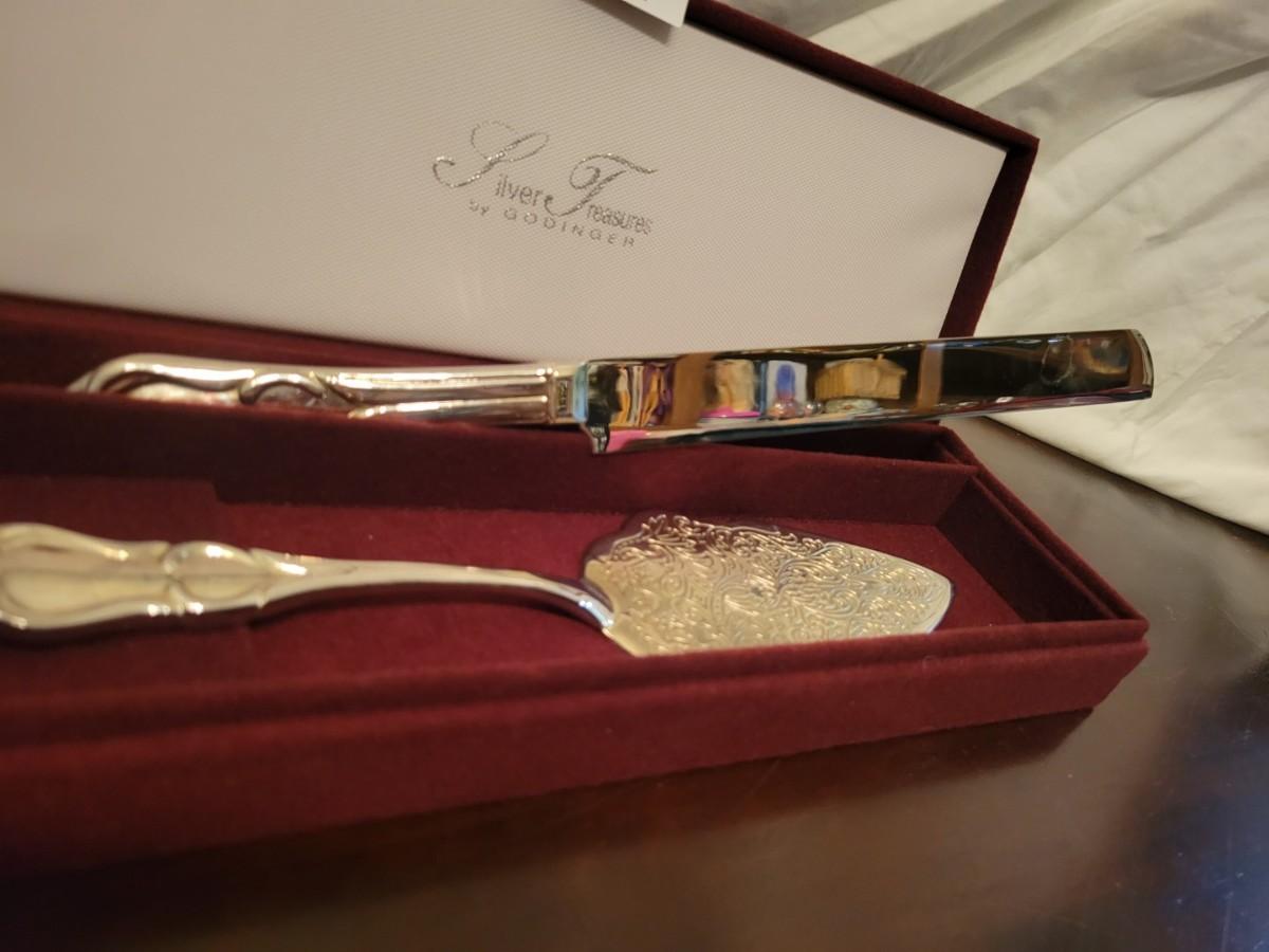 Silver Treasures by Godinger- Serving set | EstateSales.org