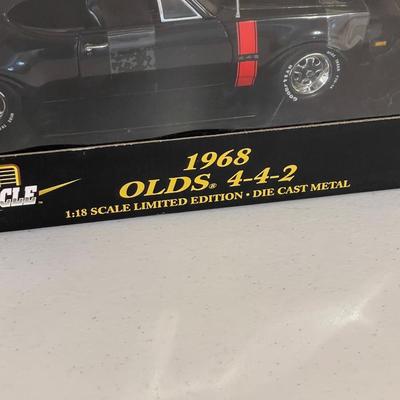 AMERICAN MUSCLE ~ 1968 Olds 4-4-2 Die Cast Car | EstateSales.org