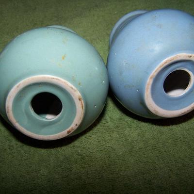LOT 66 GREAT MID CENTURY SALT/PEPPER SHAKERS FRANCISCAN | EstateSales.org