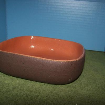 LOT 69 FAB MID CENTURY JARU ART POTTERY 2 PIECES | EstateSales.org