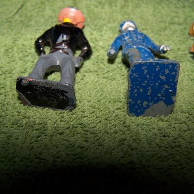 LOT 184 GREAT VINTAGE LEAD FIGURES!!! ENGLAND COWBOY/POLICEMAN/MAILMAN ...