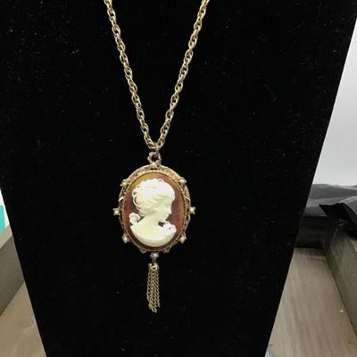 Vintage Cameo Locket and Chain | EstateSales.org