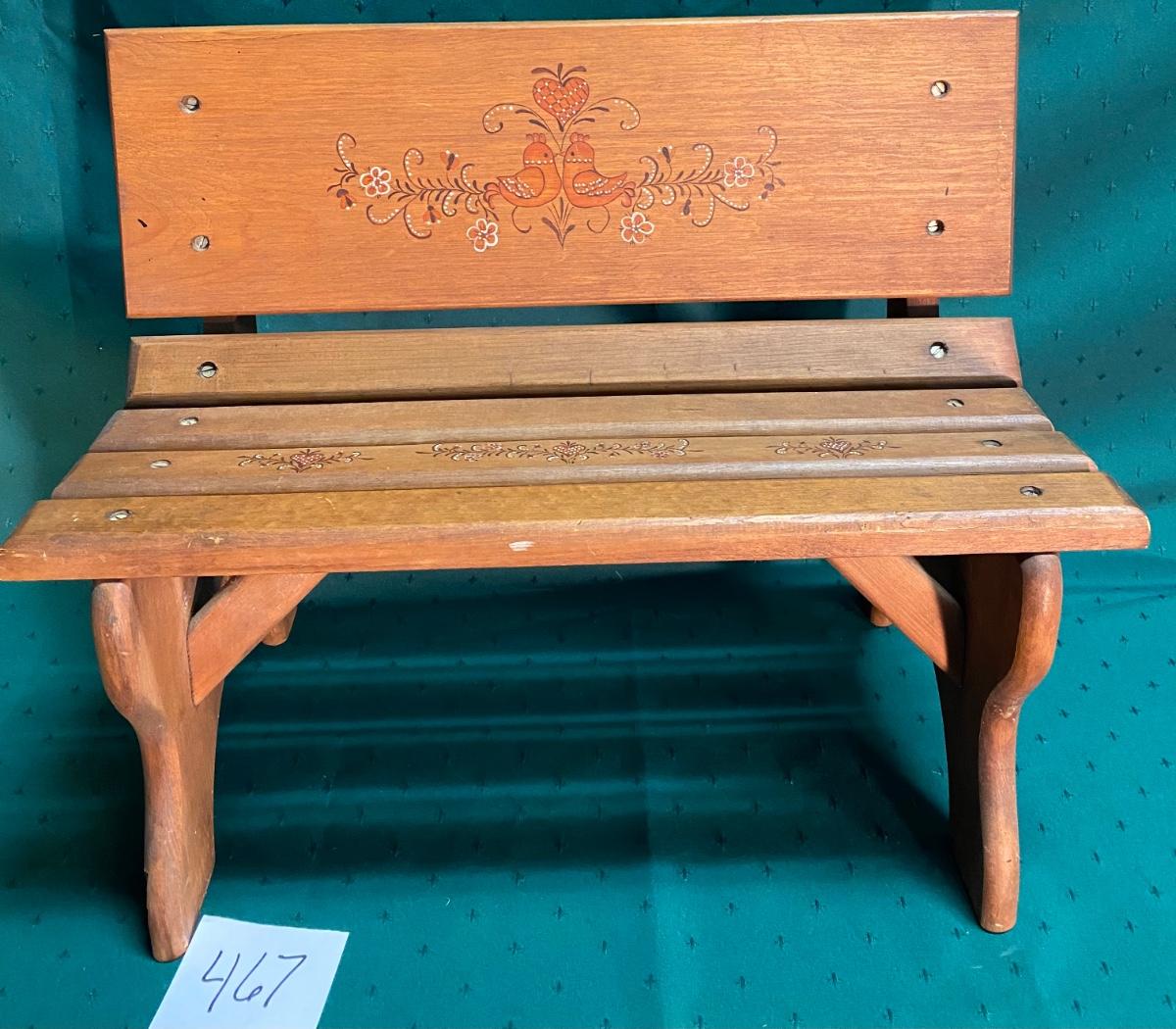 Doll Bench. | EstateSales.org