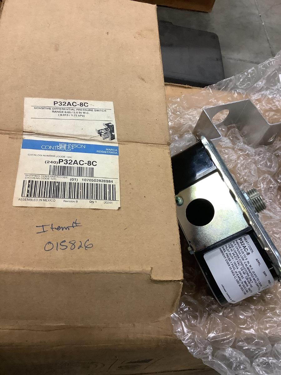 Johnson Controls Sensitive Differential Pressure Switch P32AC-8C NIB ... Johnson Controls Sensitive Differential Pressure Switch P32AC-8C NIB ...