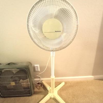 VINTAGE LAU BOX FAN AND ADJUSTABLE HOLMES FLOOR FAN | EstateSales.org