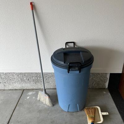 OUTDOOR TRASH CAN, BROOM AND DUST PAN | EstateSales.org