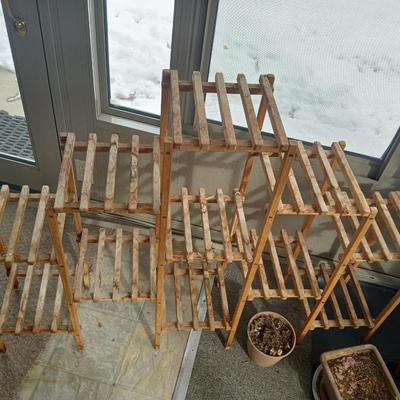 WOODEN STAIR STEP PLANT STAND AND LIVE PLANTS | EstateSales.org