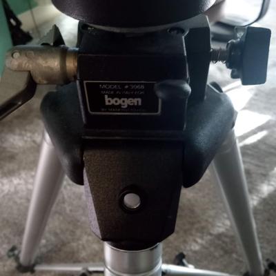 LARGE BOGEN TRIPOD MODEL 3068 | EstateSales.org