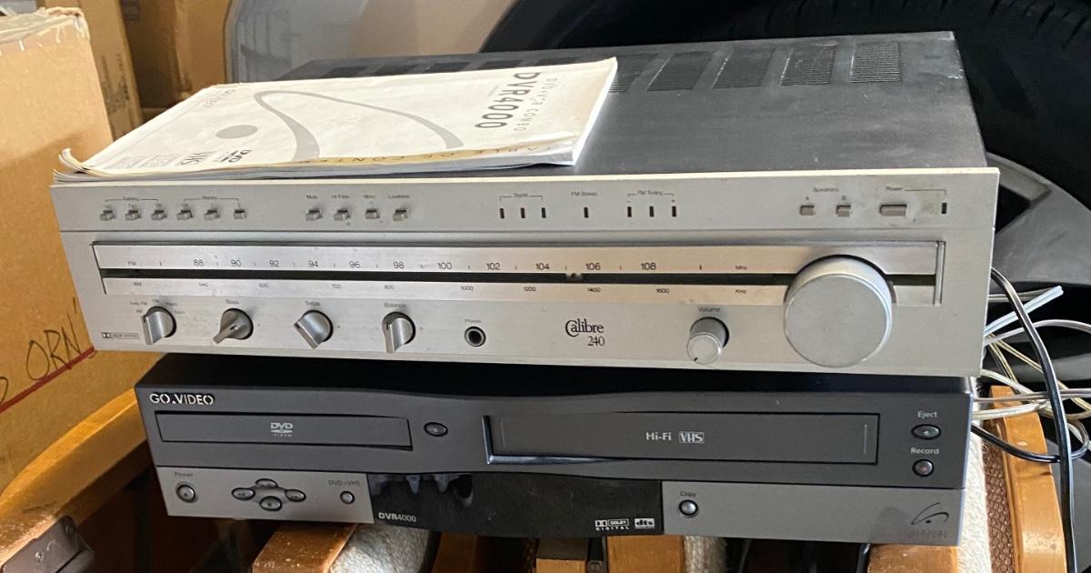 early 80's Stereo Receiver | EstateSales.org