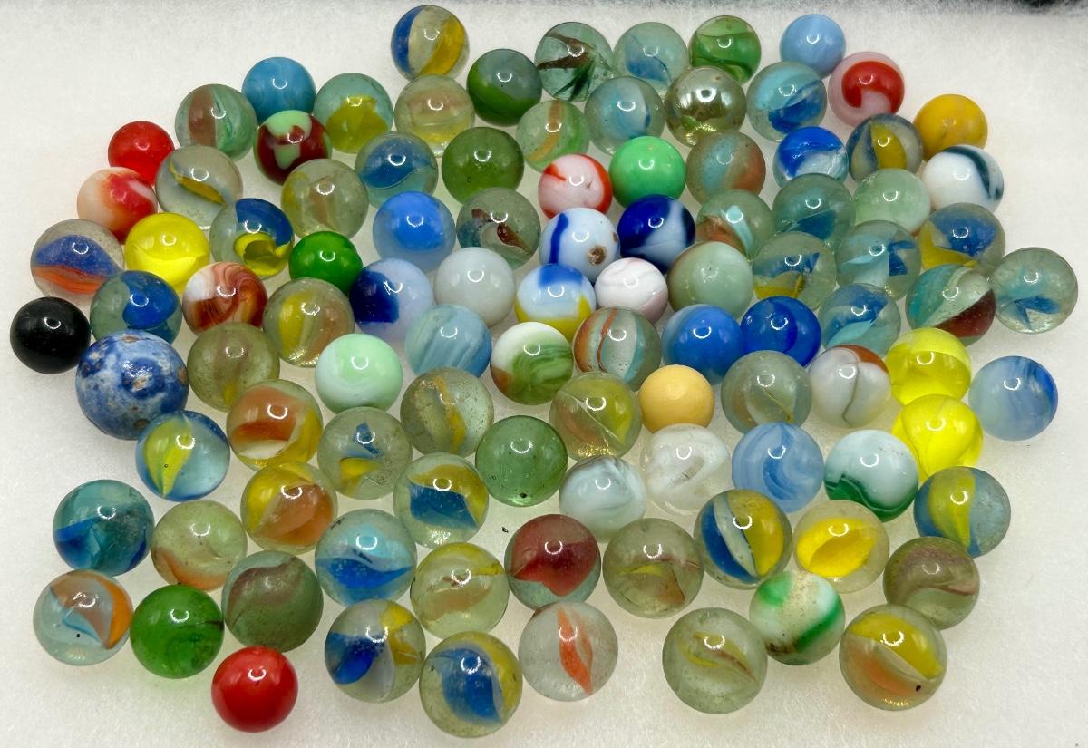 100 Vintage Marbles | EstateSales.org