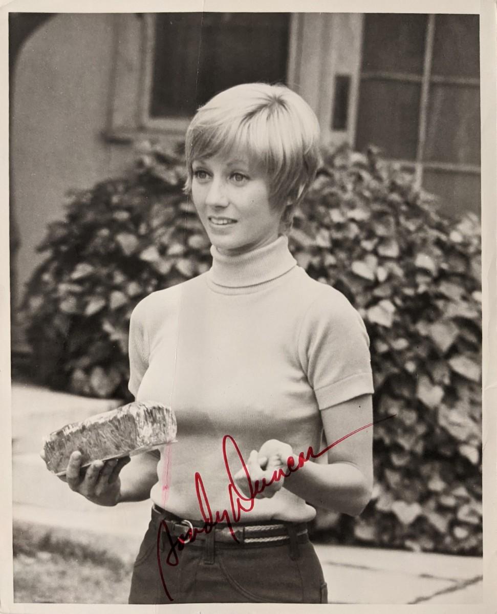 Sandy Duncan signed photo | EstateSales.org