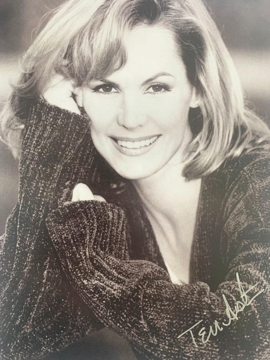 Knots Landings Teri Austin signed photo | EstateSales.org
