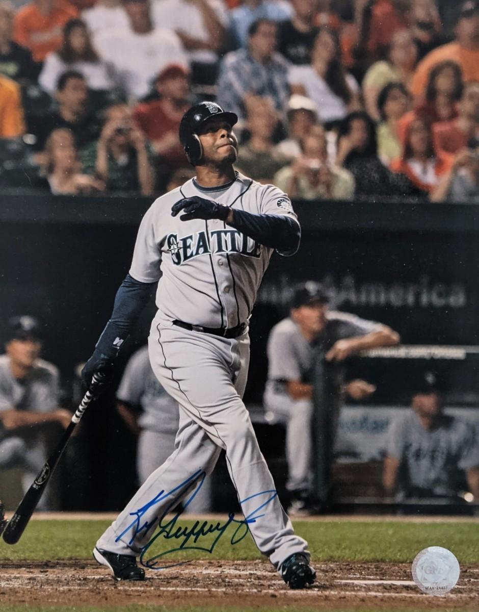 Ken Griffey Jr signed photo- GFA Authenticated | EstateSales.org