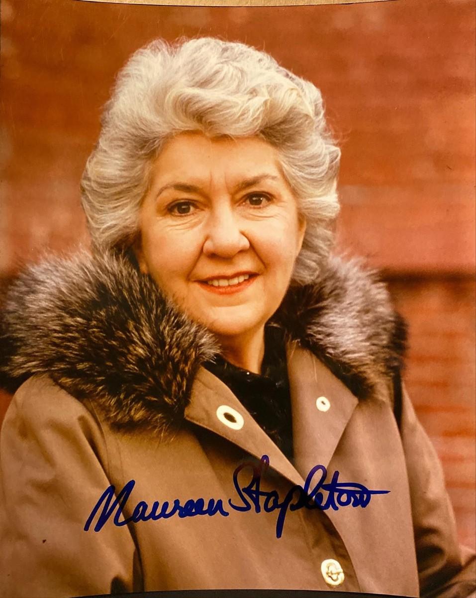 Maureen Stapleton signed photo | EstateSales.org