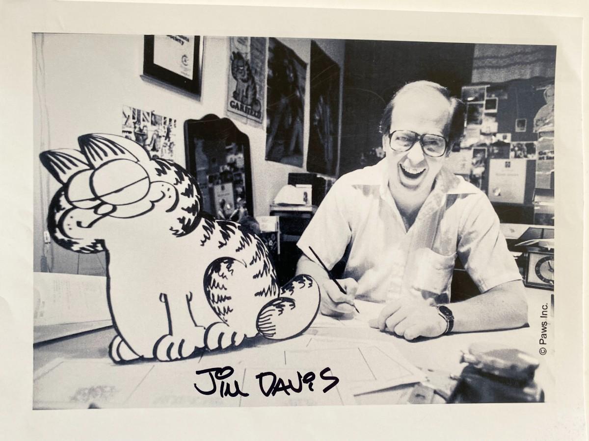 Garfield Artist Jim Davis Signed Photo