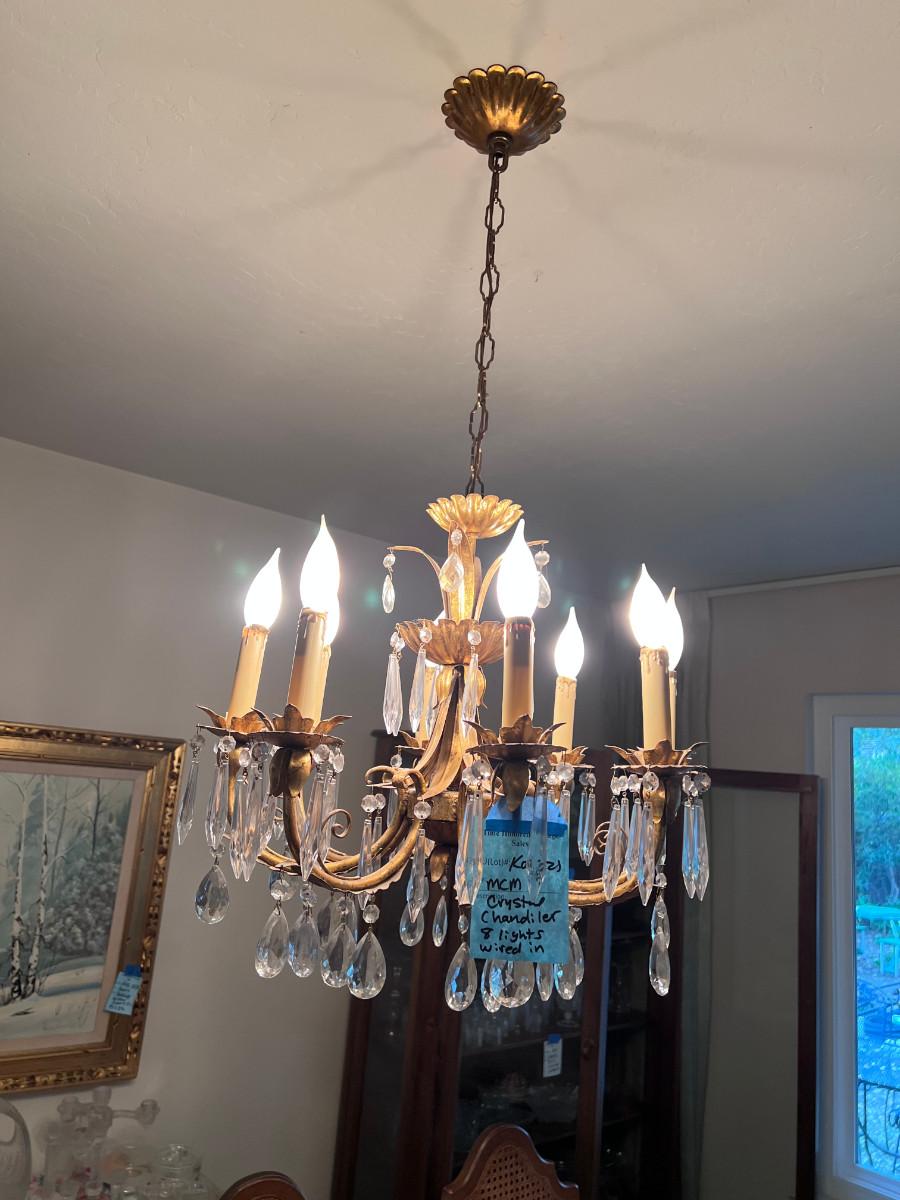 1960 Crystal Chandiler | EstateSales.org