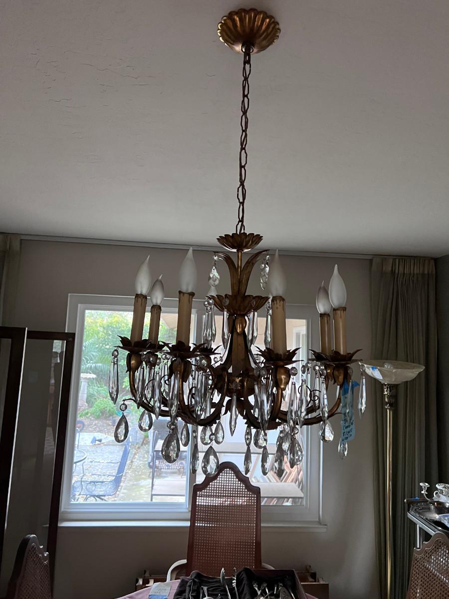 1960 Crystal Chandiler | EstateSales.org