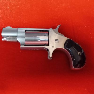 NORTH AMERICAN ARMS .22 LONG RIFLE MINI REVOLVER SET IN TURQUOISE ...