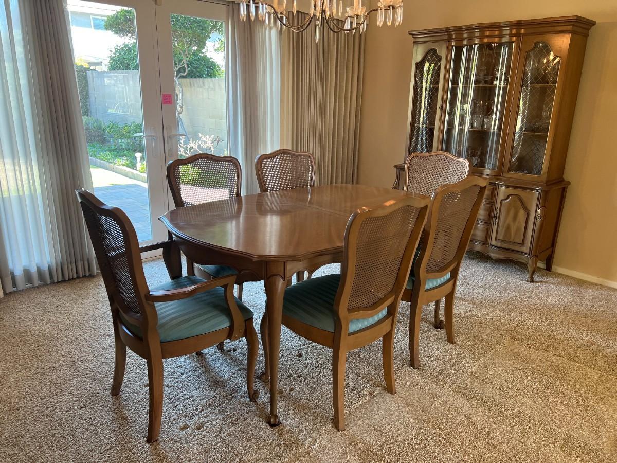 Vintage Thomasville Dining Room Set table chairs china hutch Louis