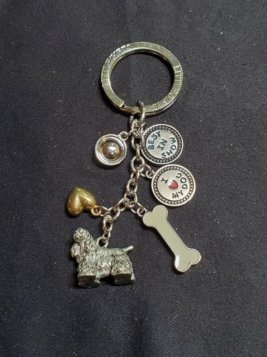 Dog Keychain | EstateSales.org